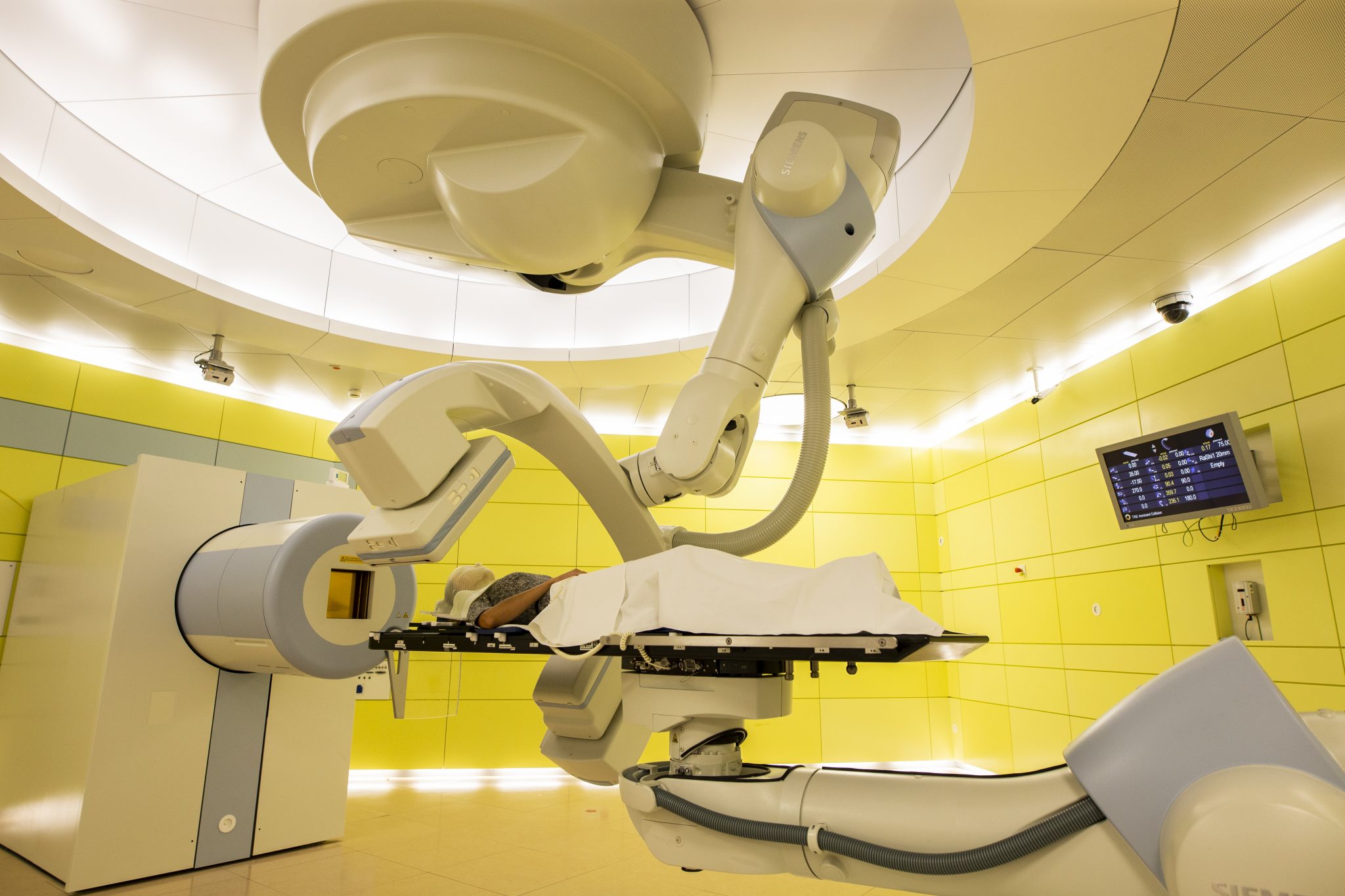 Fighting cancer gently thanks to particle therapy | Healthcare Mittelhessen